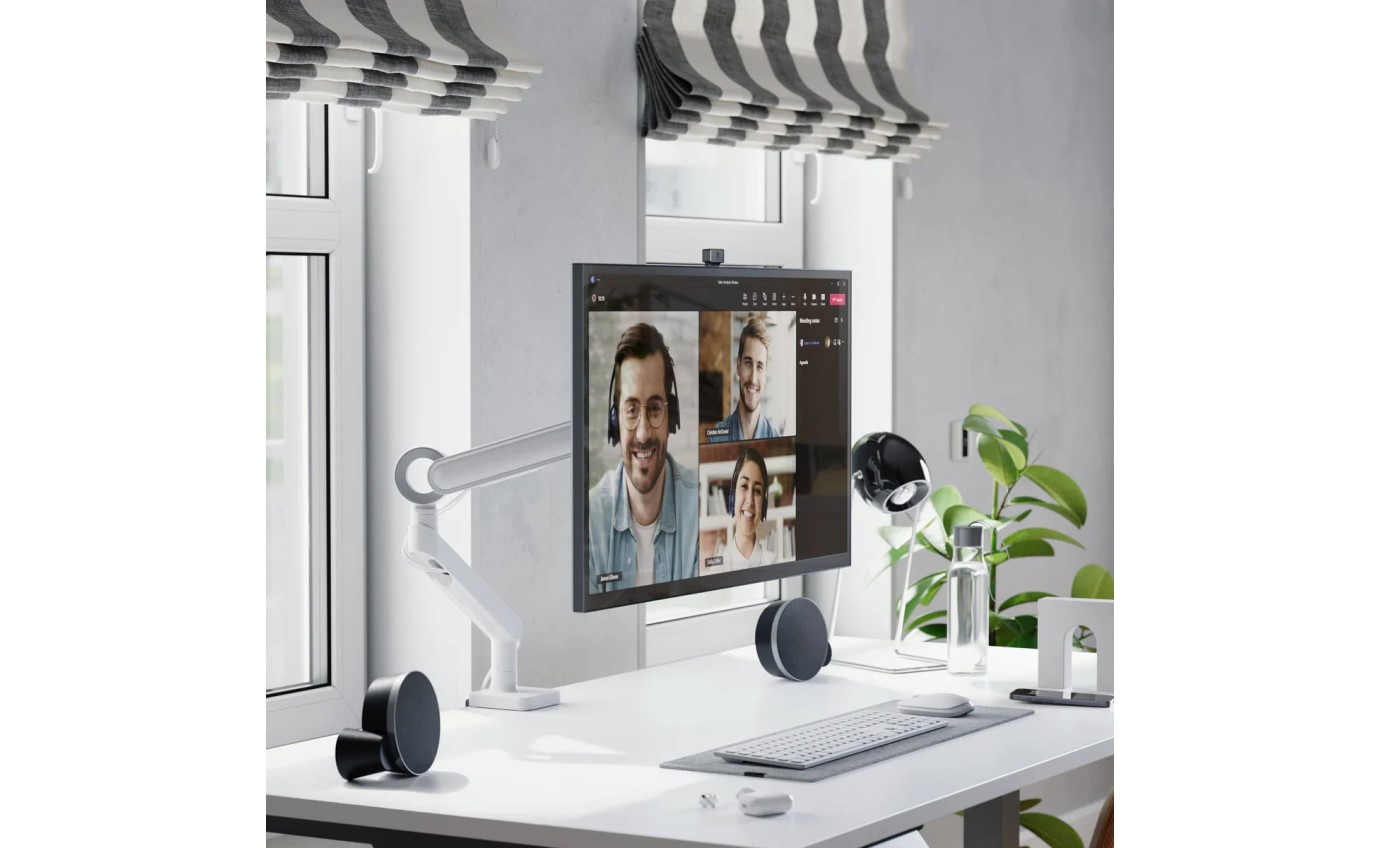 ALOGIC 32" Clarity Max Pro Rotating 4K Monitor with USB-C Power ...